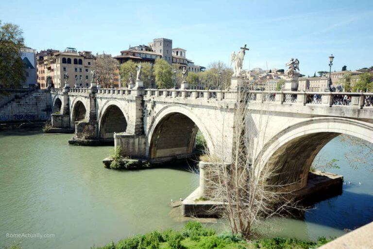 Easy Guide to the Beautiful Ponte Sant'Angelo Bridge in Rome